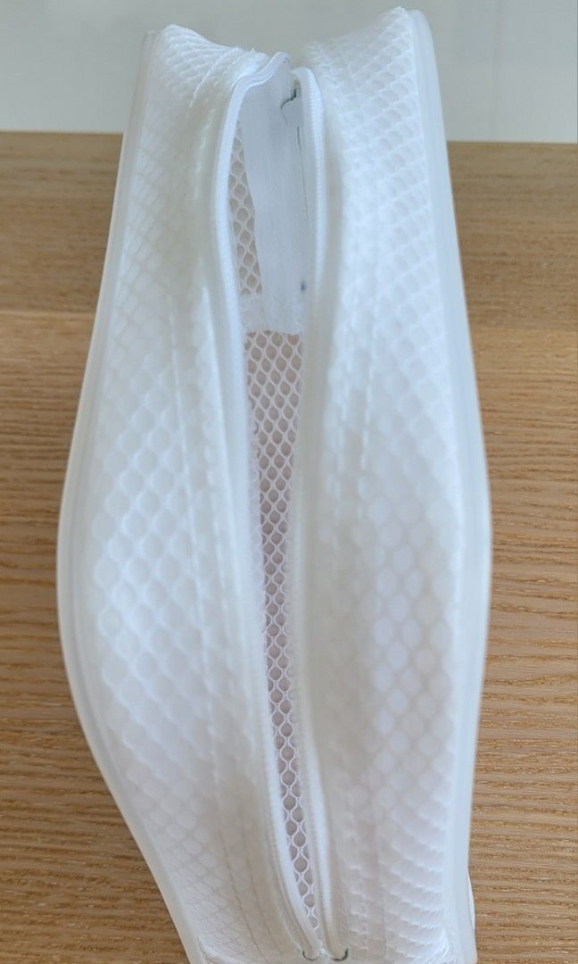 Muji Zipper Clear Pouch/Case, Hobbies & Toys, Travel, Travel Essentials ...
