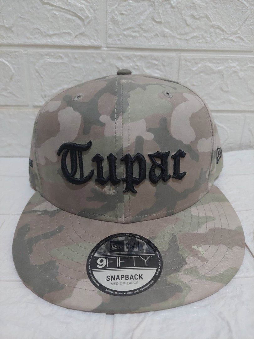 New era Tupac, Fesyen Pria, Aksesoris, Topi di Carousell