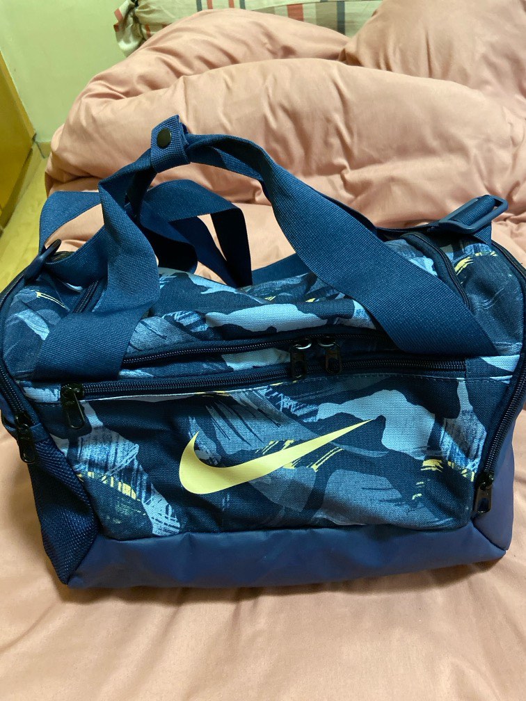 Nike Brasilia duffel bag small gym bag, Sports Equipment, Sports ...