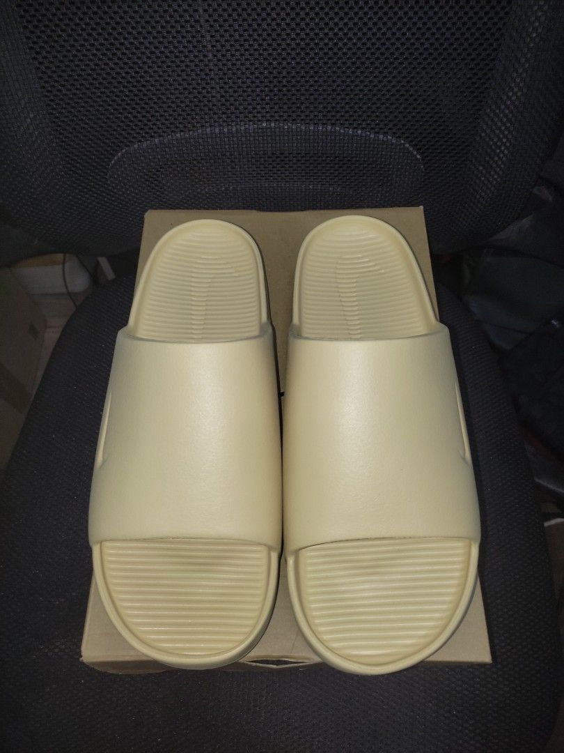 Nike Clam Slide - Sesame, Men's Fashion, Footwear, Slippers & Slides on ...