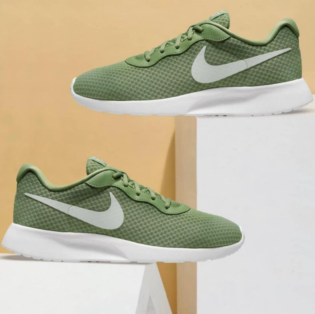 Nike Tanjun Flyease, Men's Fashion, Footwear, Sneakers on Carousell
