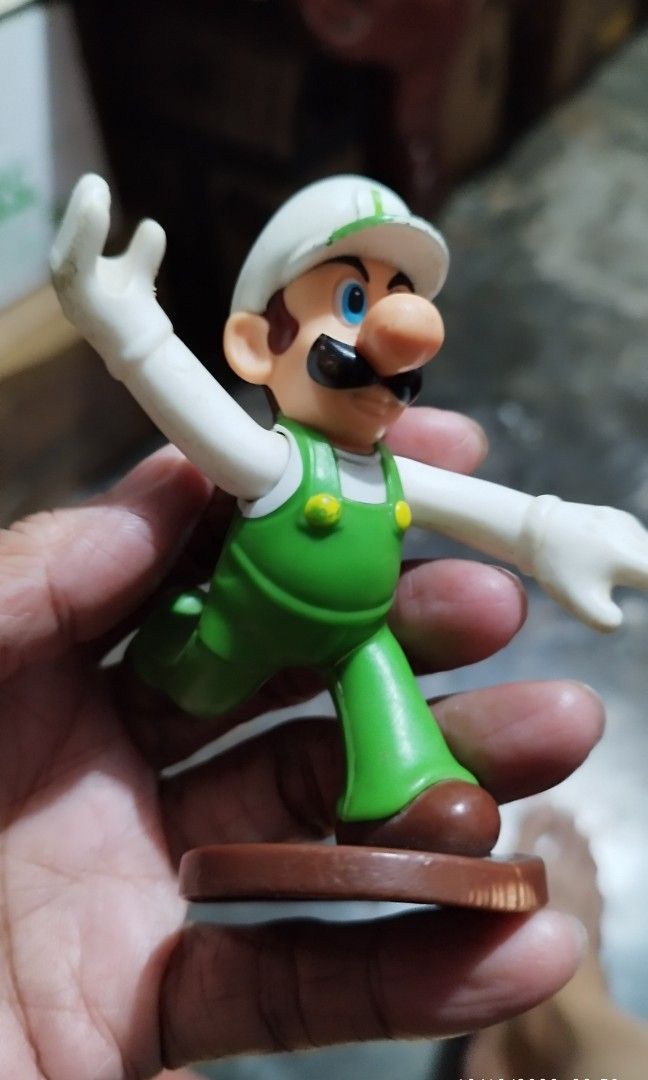 Nintendo super Mario Bros Luigi 3.5" tall McDonald's happy meal figure ...