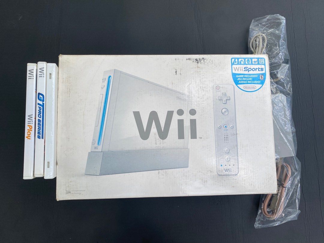 Nintendo Wii Console with 2nd Wiimote and Nunchuck, 100-245v AC adapter ...