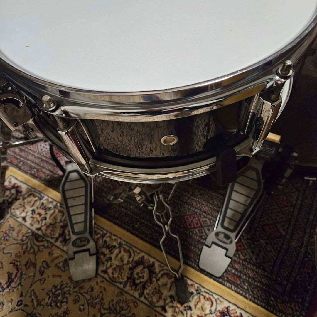 PEARL junior drum kit - small 18" Kick, Hobbies & Toys, Music & Media ...