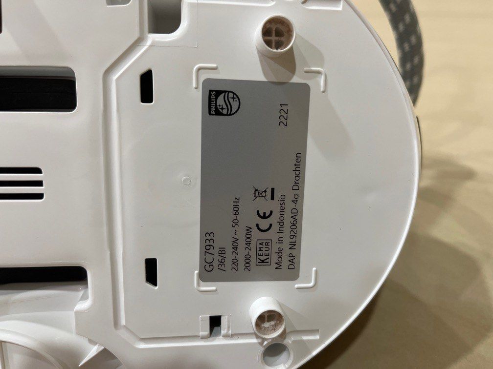 Philips iron GC7933/36, TV & Home Appliances, Irons & Steamers on Carousell