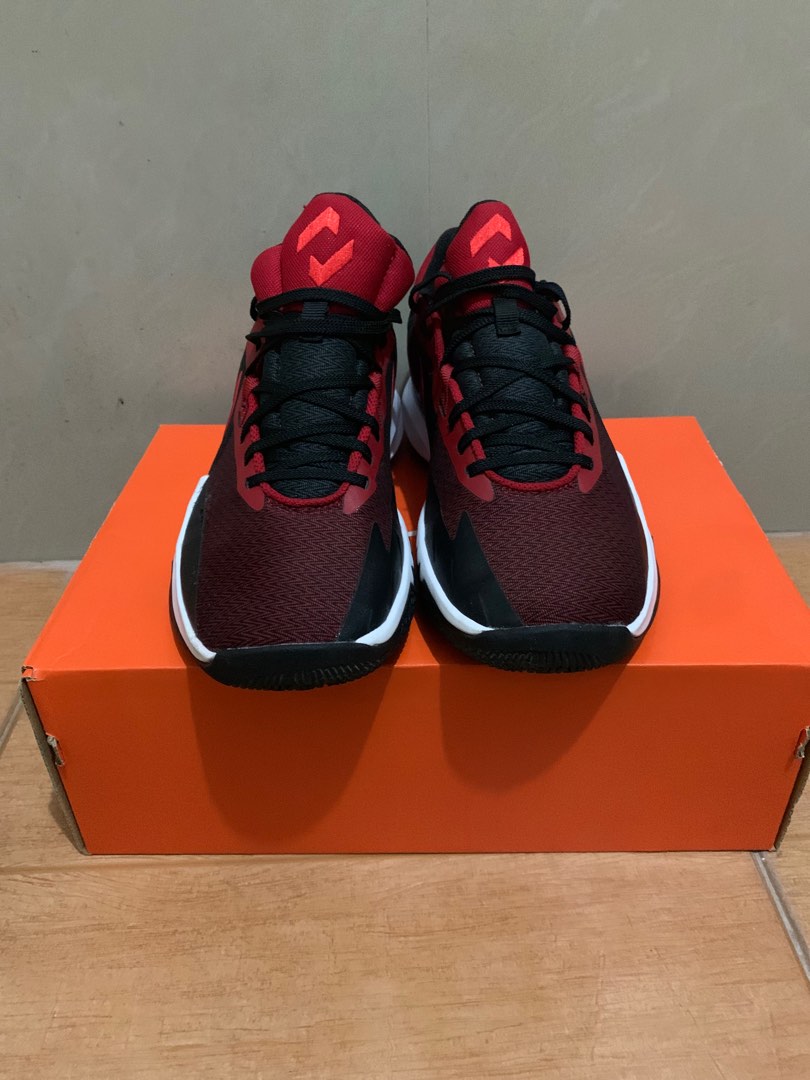 Precision 6 Black University Red, Men's Fashion, Footwear, Sneakers on ...