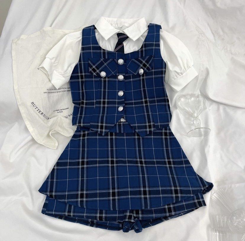 Preppy set (white puff sleeve top, skort, vest, tie), Women's Fashion ...