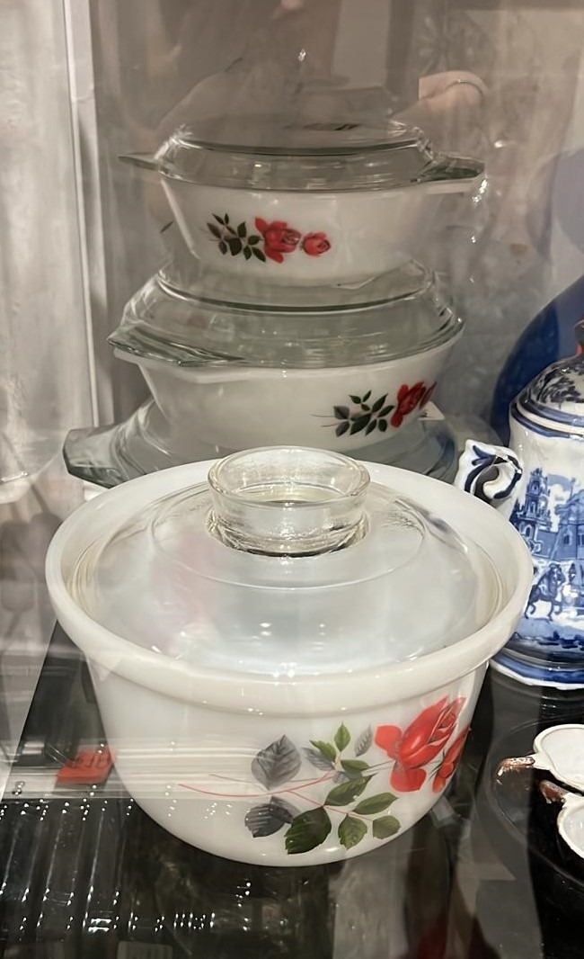 Pyrex JAJ June Rose casserole dish, plates, Furniture & Home Living ...
