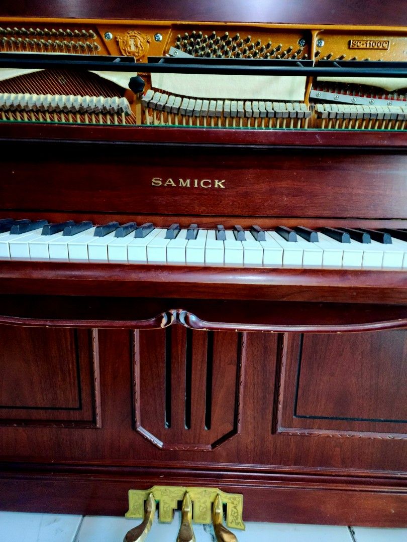 Samick Console Piano, Hobbies & Toys, Music & Media, Musical ...