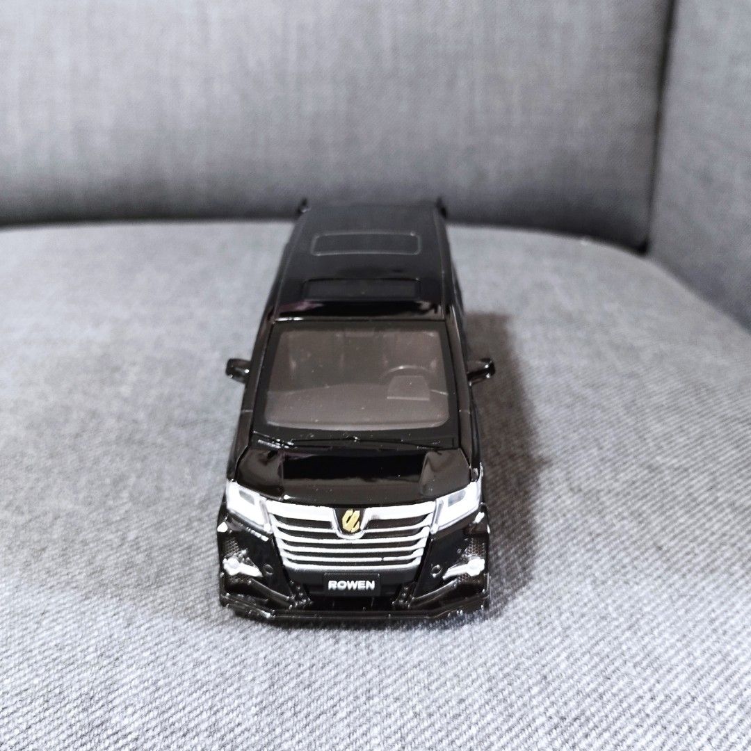 Scale 1:32 Toyota Alpha Rowen diecast car, Hobbies & Toys, Toys & Games ...