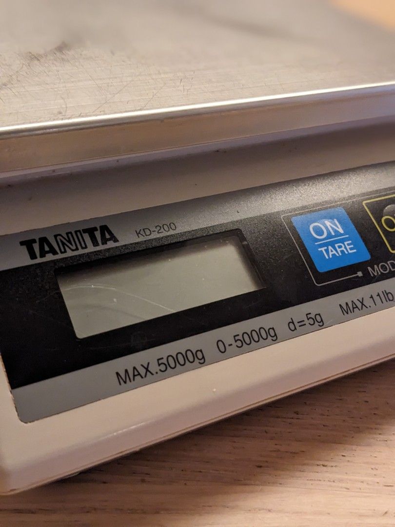 Tanita KD200 Weighing Scale 5kg, TV & Home Appliances, Kitchen Appliances, Other Kitchen ...