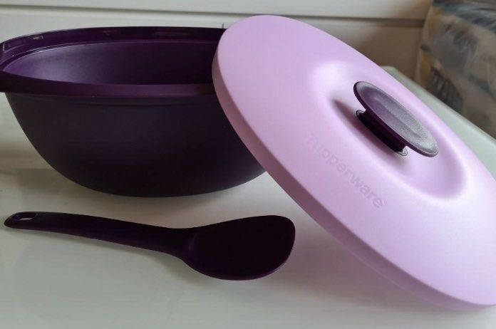 Tupperware casserole 3 litres, Furniture & Home Living, Kitchenware ...