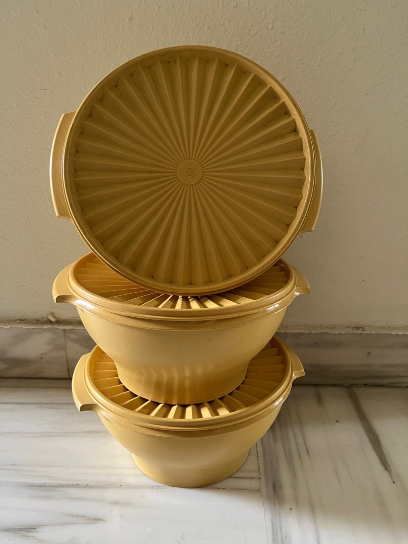 Tupperware large round container, Furniture & Home Living, Kitchenware ...