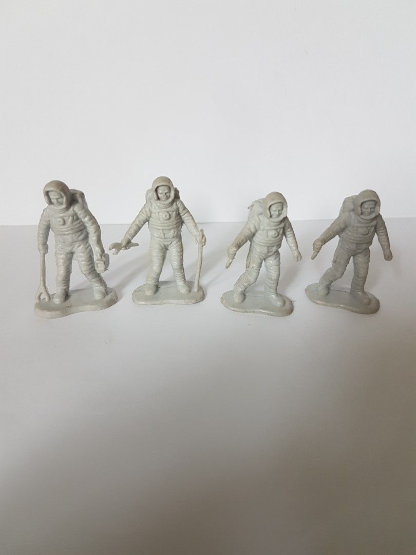 Vintage Astronaut Spacemen 2" Toy Figurine, Hobbies & Toys, Toys ...