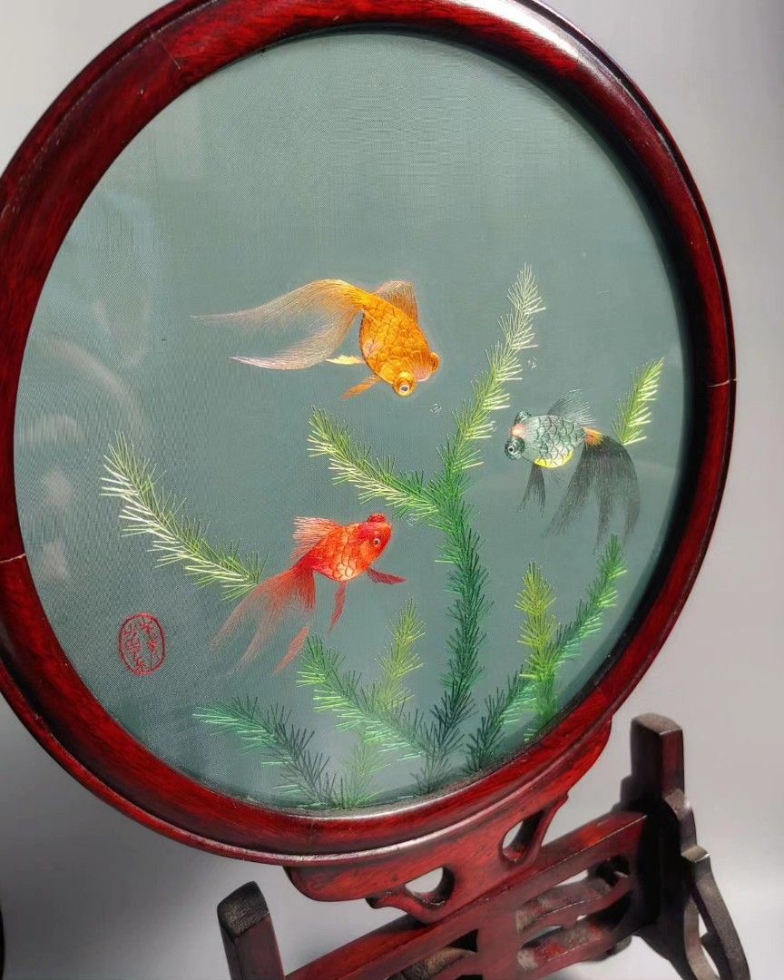 Vintage CHINESE SILK SCREEN WITH COY FISH ON WOODEN STAND, Hobbies ...