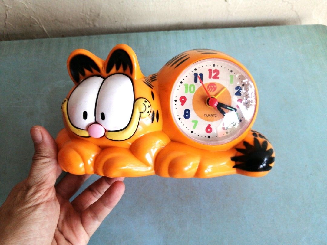 Vintage Garfield Clock Working Condition, Furniture & Home Living, Home ...