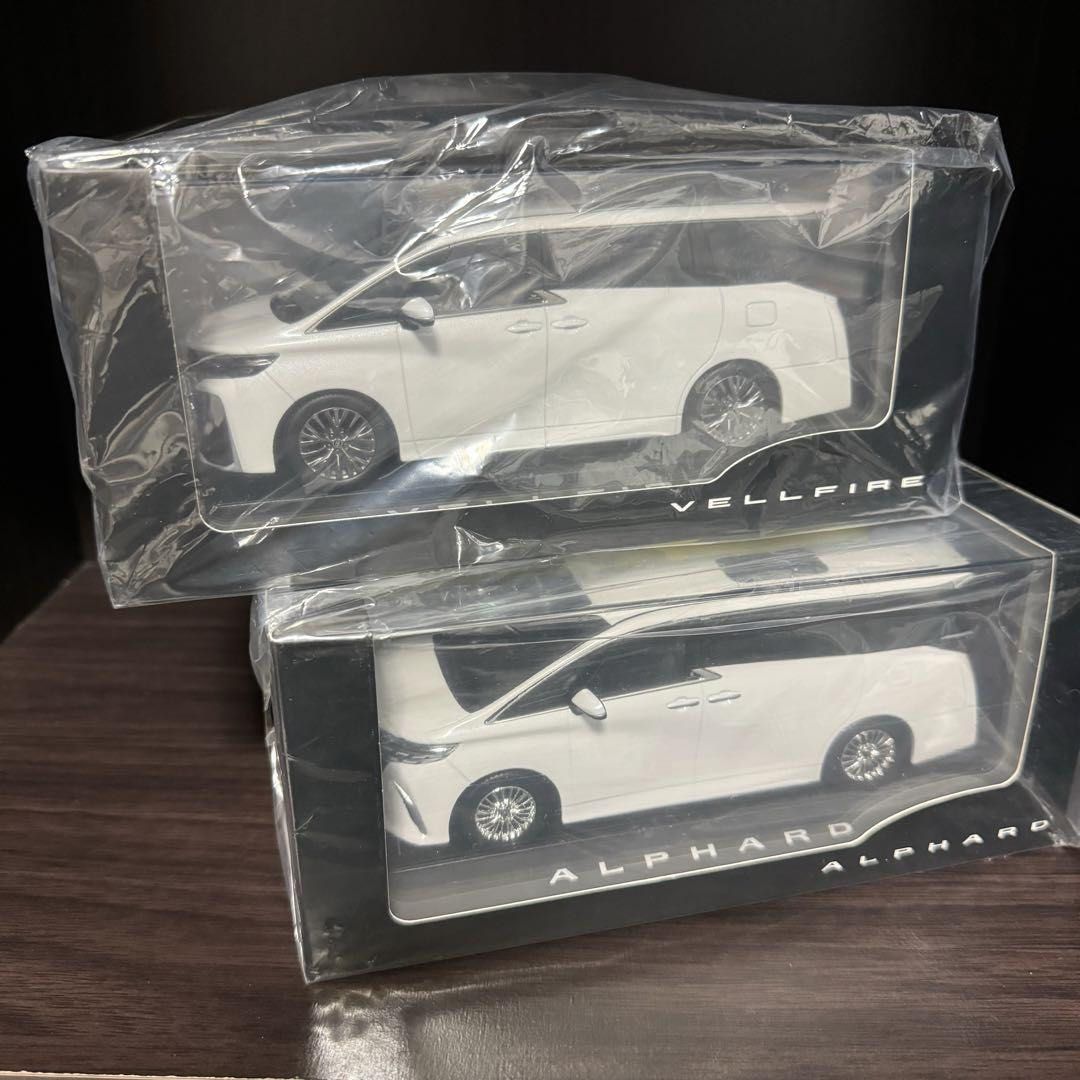 [可代客訂購] 1:30 Toyota Alphard / Veilfire 40 系 金屬 豐田原廠 色辦車 精裝版 白色 $980/1 ...