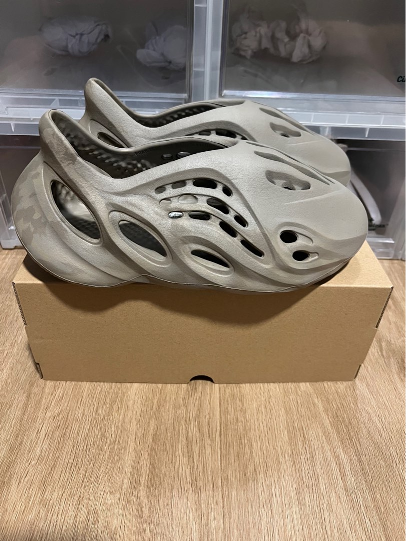 Adidas Yeezy Foam Runner Stone Sage, Men's Fashion, Footwear, Sneakers ...