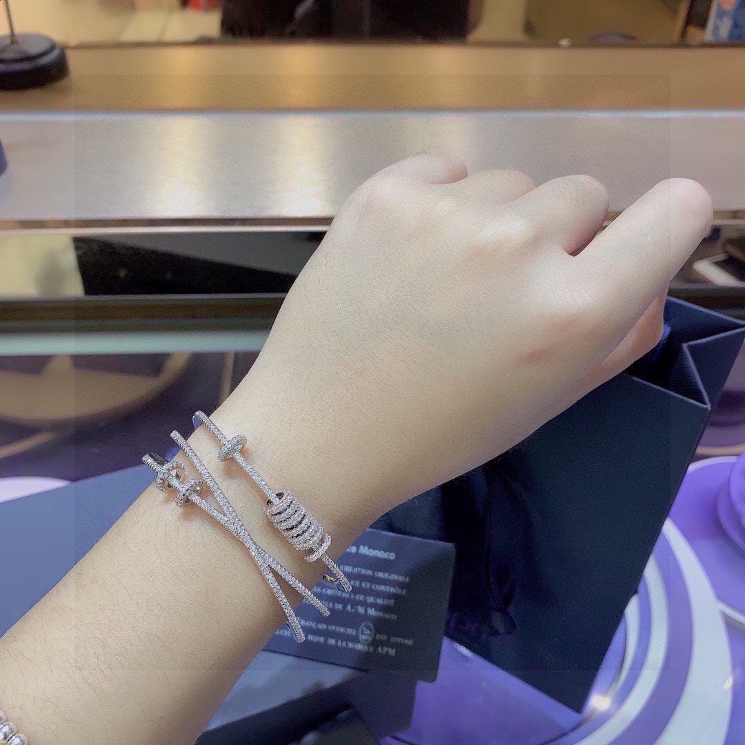 APM bracelate, Women's Fashion, Jewelry & Organisers, Bracelets on ...