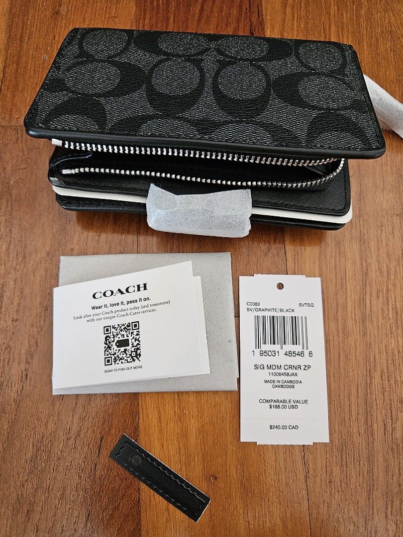 Brand New Coach Wallet, Women's Fashion, Bags & Wallets, Wallets & Card ...
