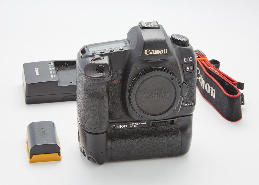 Canon 5Dmk2 body with battery grip, Photography, Cameras on Carousell