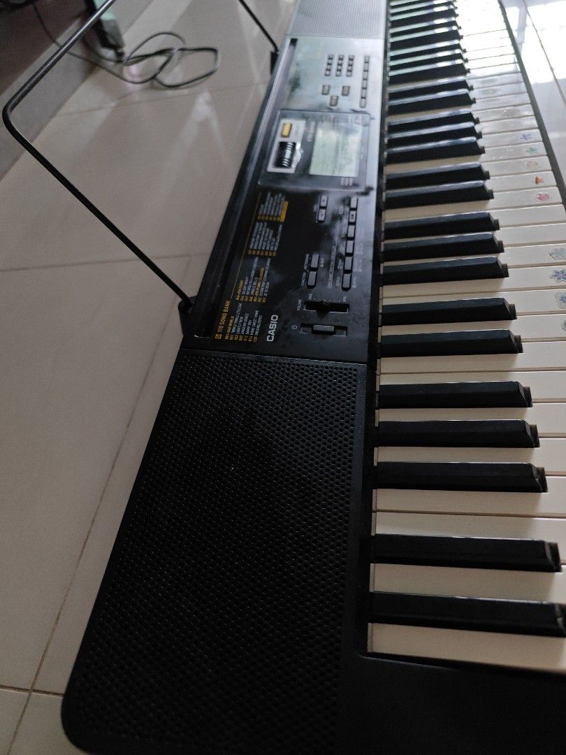 Casio CTK 2400, Hobbies & Toys, Music & Media, Musical Instruments on Carousell