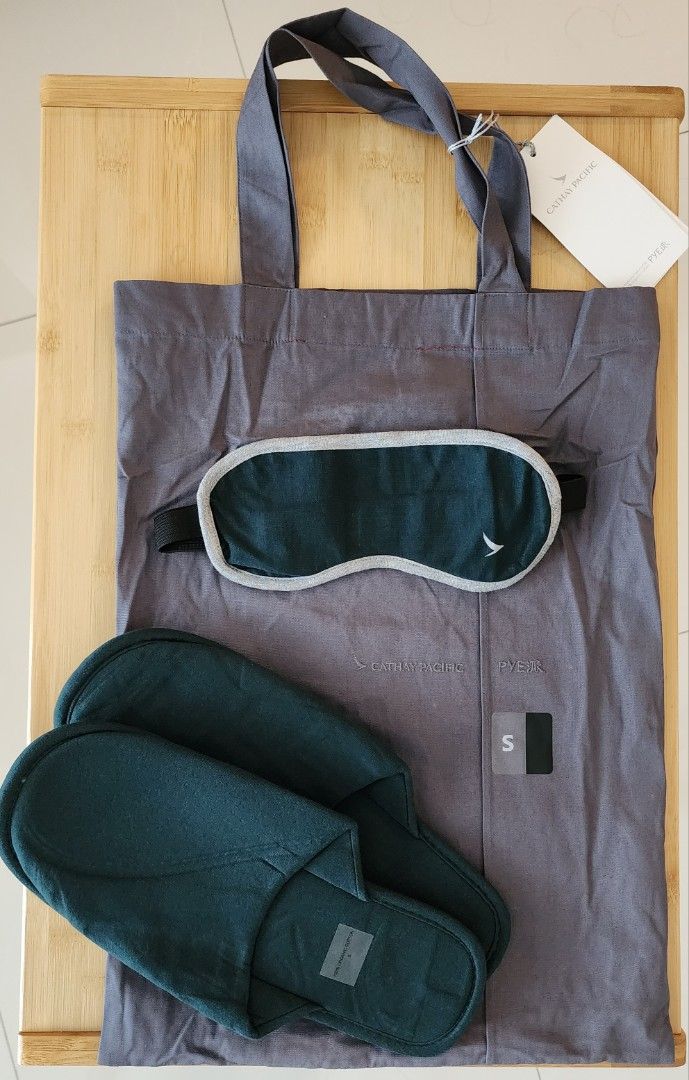 Cathay Pacific First Class Pyjamas, Hobbies & Toys, Memorabilia ...