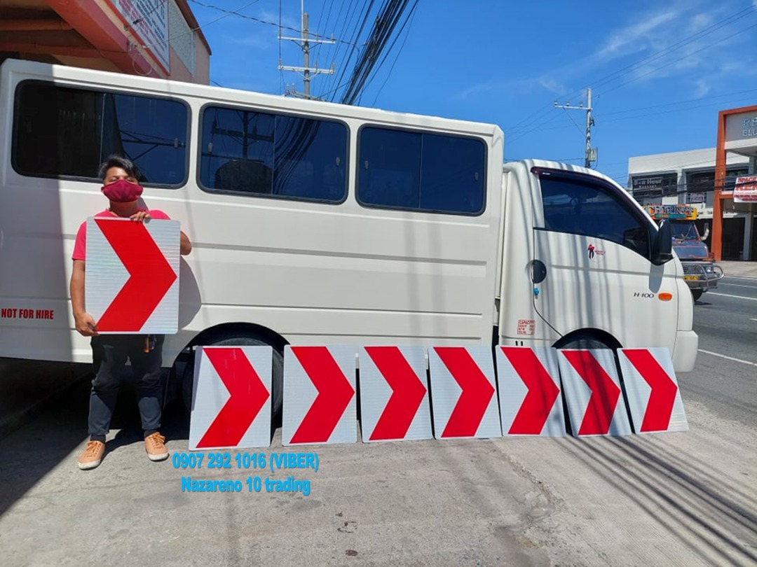 Chevron road signage 32, Commercial & Industrial, Construction ...