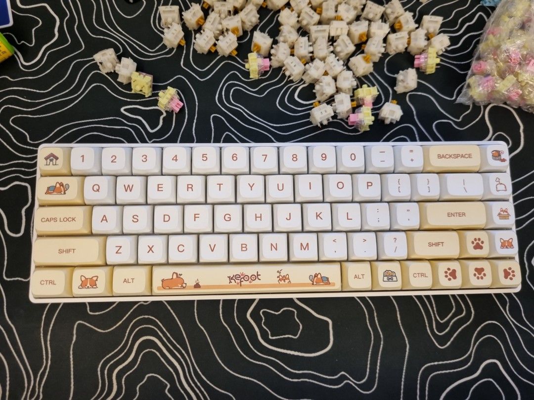 Custom mechanical keyboard 65% Tester68 hotswappable budget, Computers ...