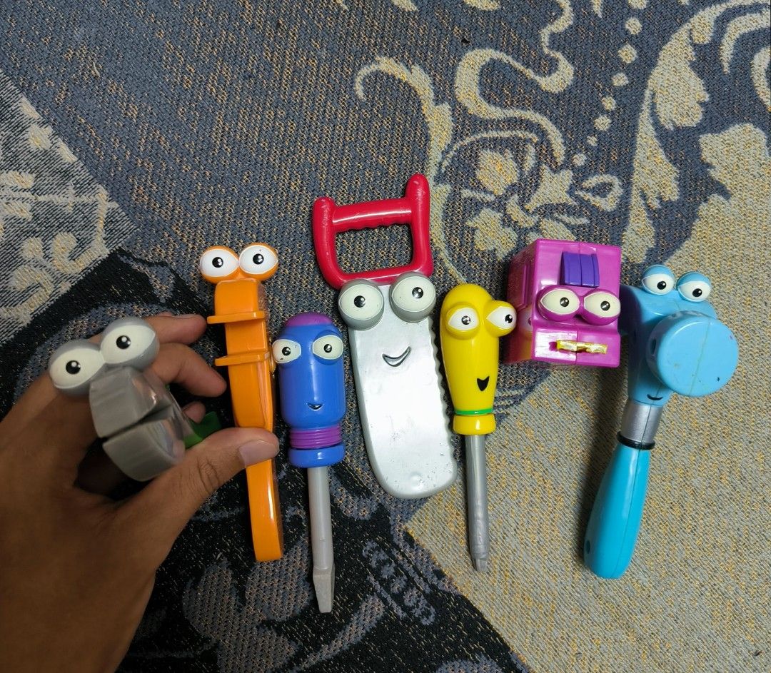 Disney Handy Manny Singing Dancing Talking Musical Tool Box Working ...