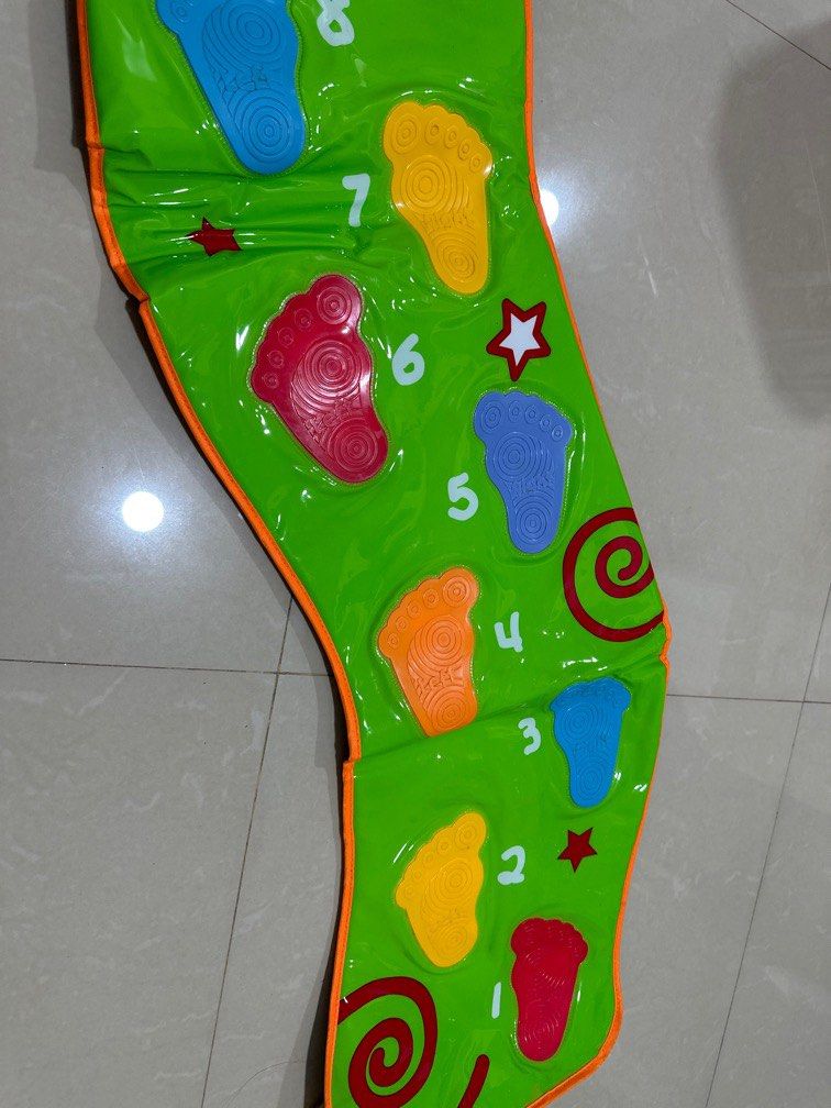 ELC Funky Footprints mainan sensory anak 12-36 months, Bayi & Anak ...