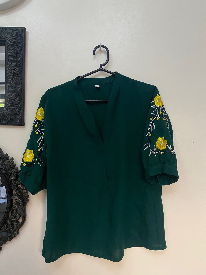 Emerald Green Top, Women's Fashion, Tops, Blouses on Carousell