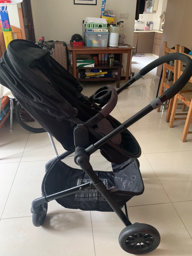 Evenflo Pivot Stroller, Babies & Kids, Going Out, Strollers on Carousell