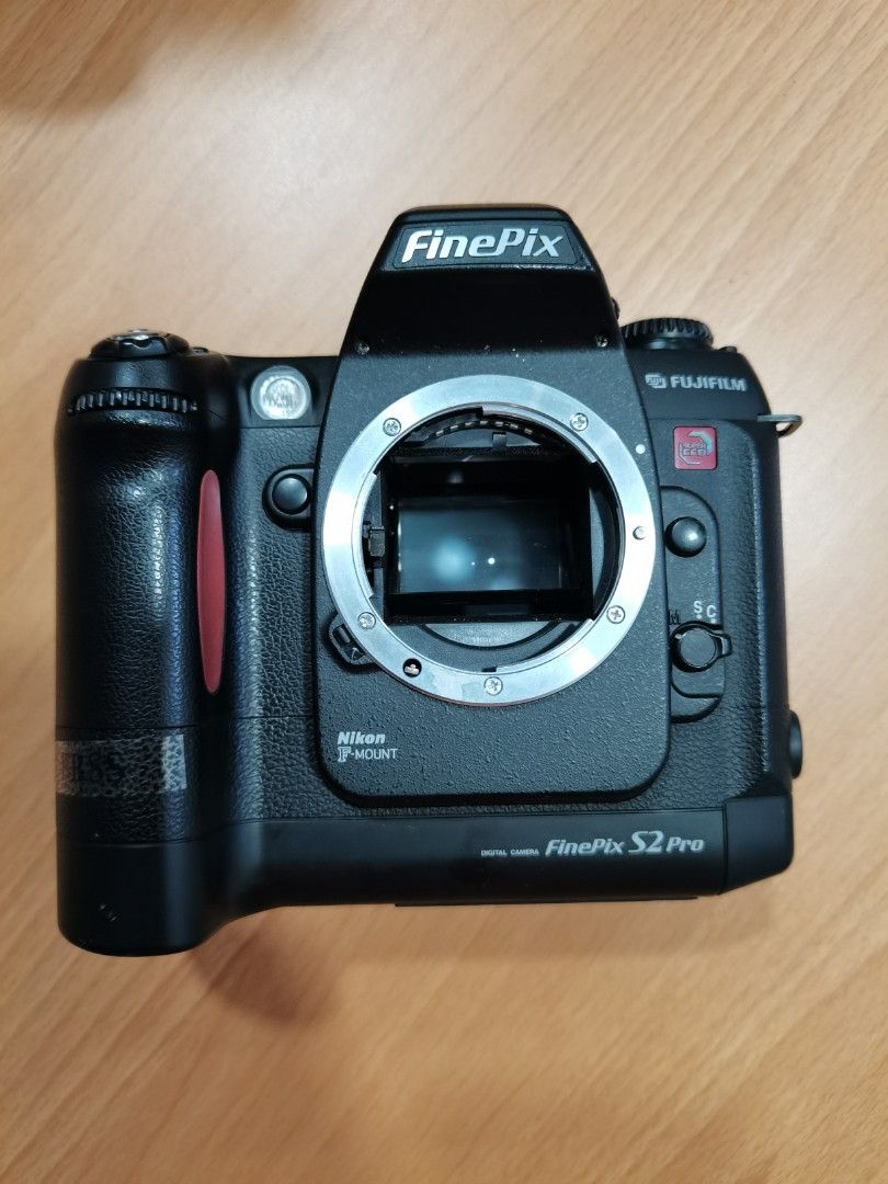 Finepix Fujifilm S2 Pro, Photography, Cameras on Carousell