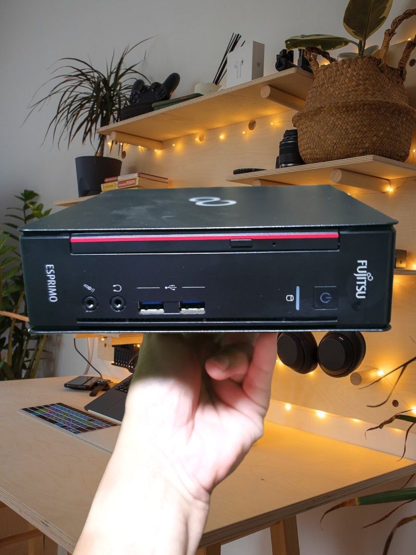 Fujitsu Esprimo Q556 DIY Mini PC Kit (this is crazy) deal at Yishun ...