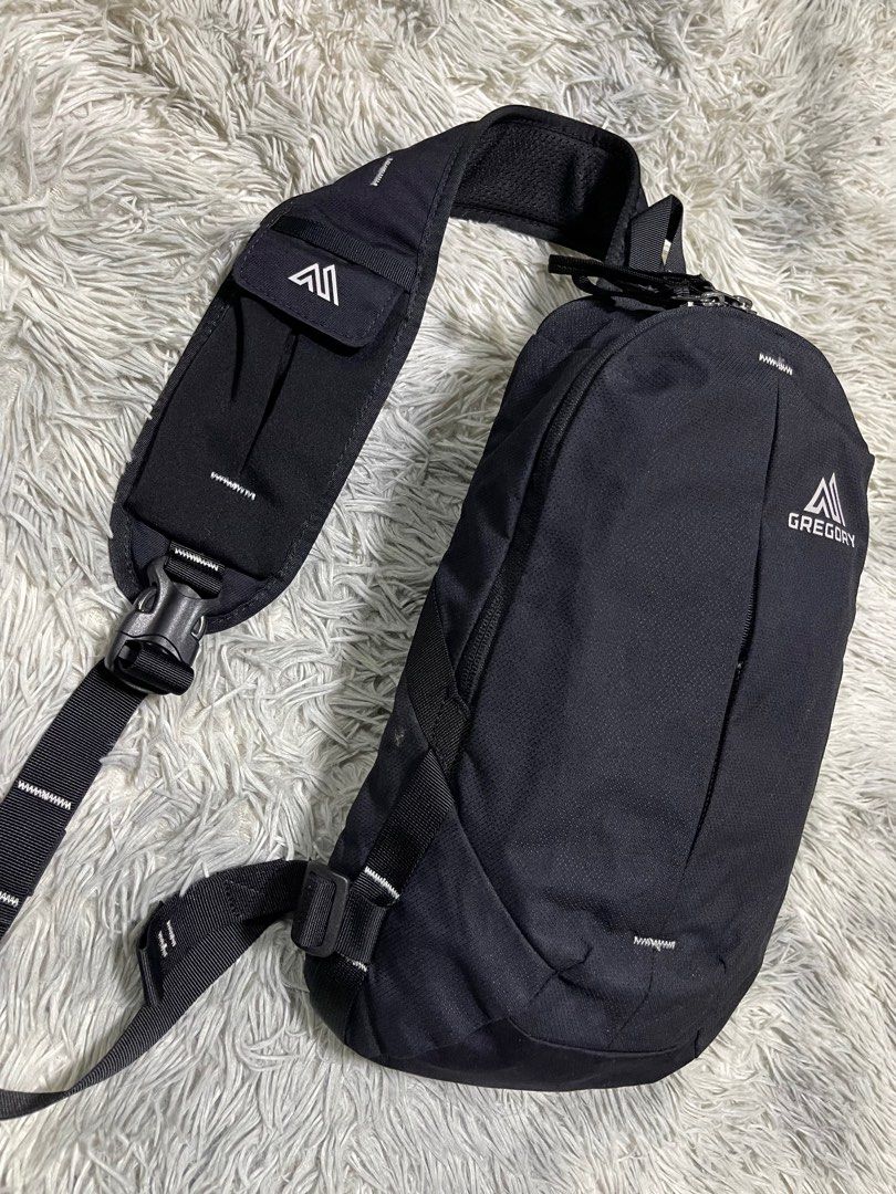 GREGORY Sketch 8 Bodybag, Men's Fashion, Bags, Belt bags, Clutches and Pouches on Carousell