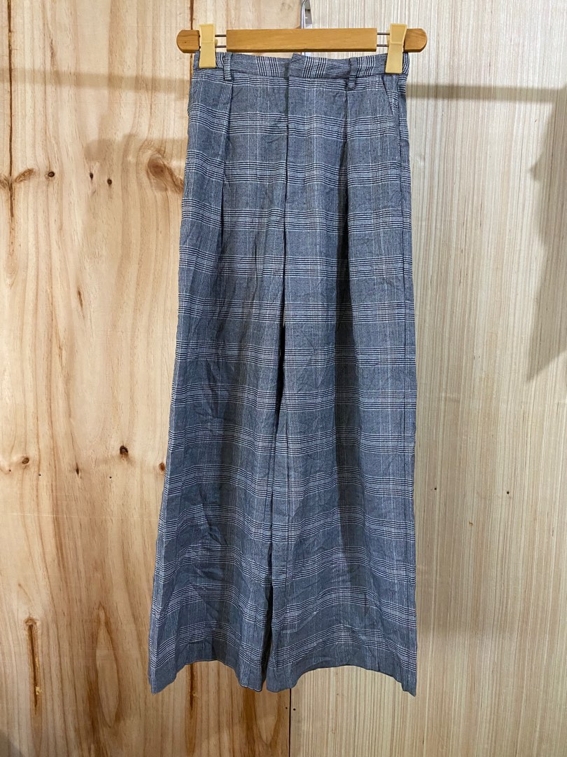 GU PLEATED WIDE SQUAREPANTS, Women's Fashion, Bottoms, Jeans on Carousell
