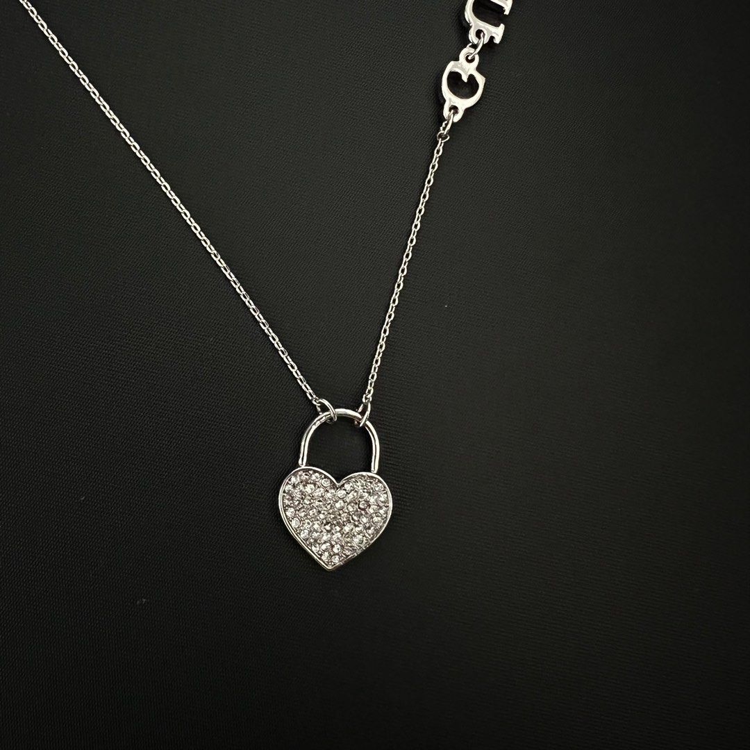 Guess heart locket pendant necklace, Women's Fashion, Jewelry ...