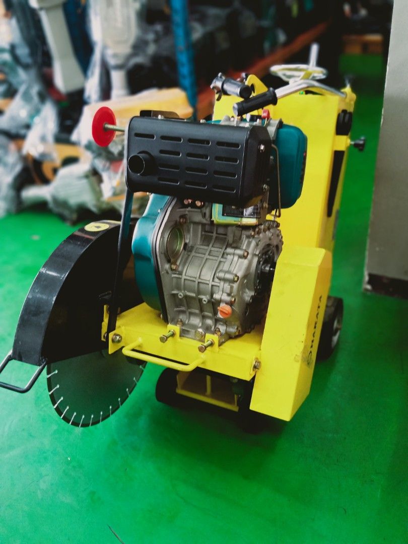 Hakata Japan Diesel Concrete Cutter 10HP, Commercial & Industrial ...