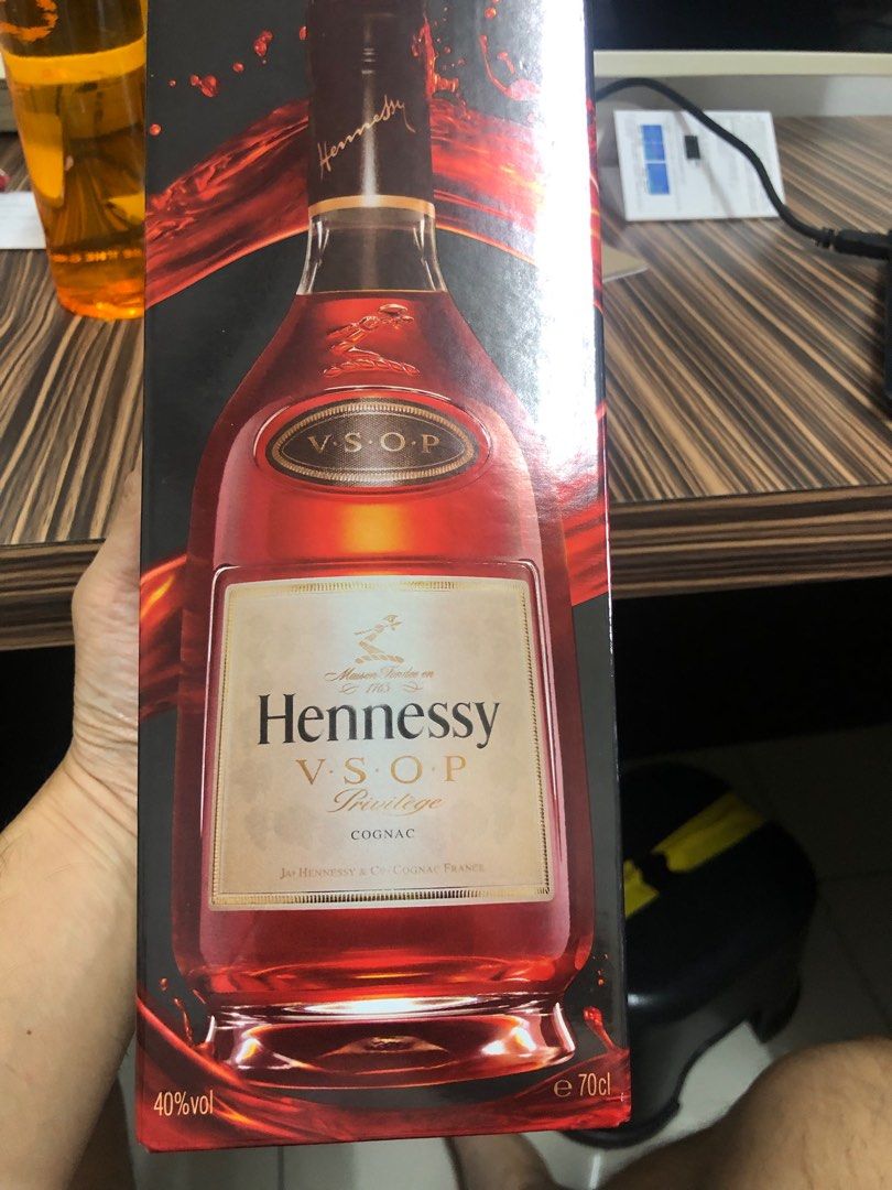 Hennessy VSOP 700ml, Food & Drinks, Alcoholic Beverages on Carousell