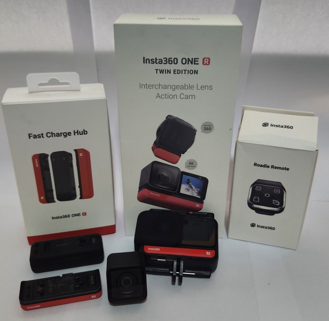 Insta360 One R Twin Edition with Fast Charge Hub and Additional Battery ...