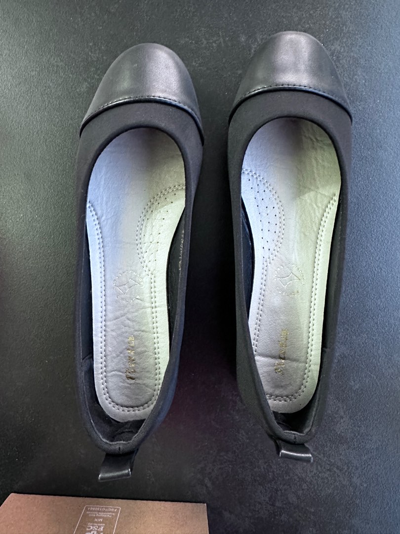 Ladies flat base shoes, Women's Fashion, Footwear, Flats on Carousell