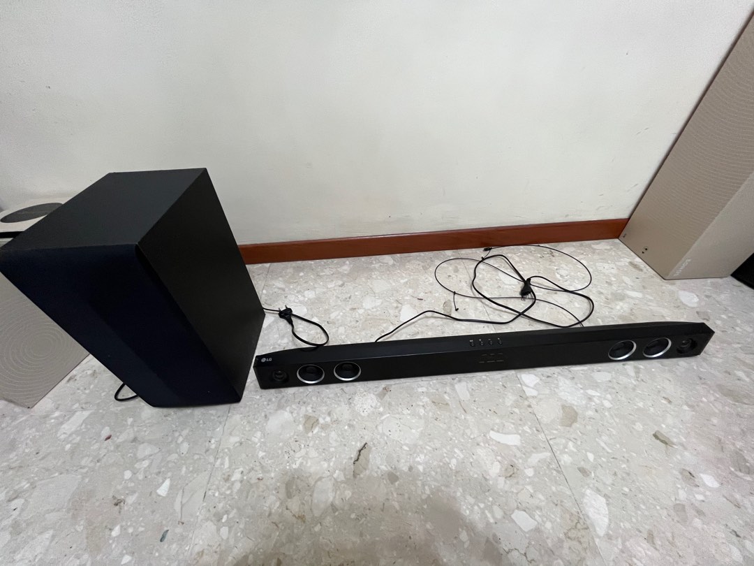 LG SH3B 2.1 Soundbar, Audio, Soundbars, Speakers & Amplifiers on Carousell