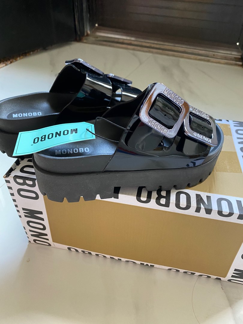 MONOBO PUNKY, Women's Fashion, Footwear, Slippers and slides on Carousell