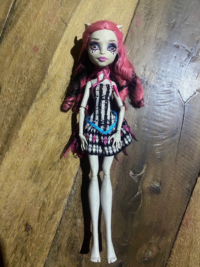 Monster High Freak Du Chic Rochelle Goyle, Hobbies & Toys, Toys & Games ...