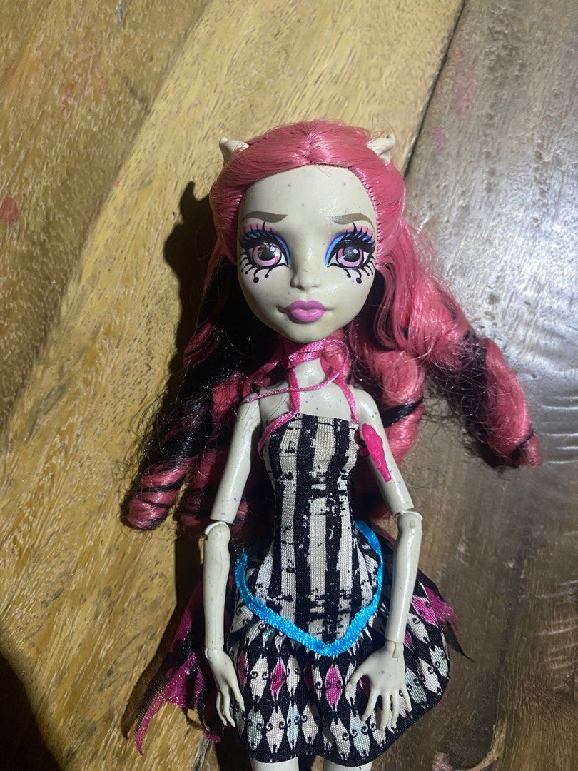 Monster High Freak Du Chic Rochelle Goyle, Hobbies & Toys, Toys & Games ...