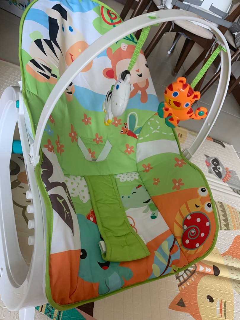 Newborn to toddler Portable Rocker, Babies & Kids, Baby Nursery & Kids ...