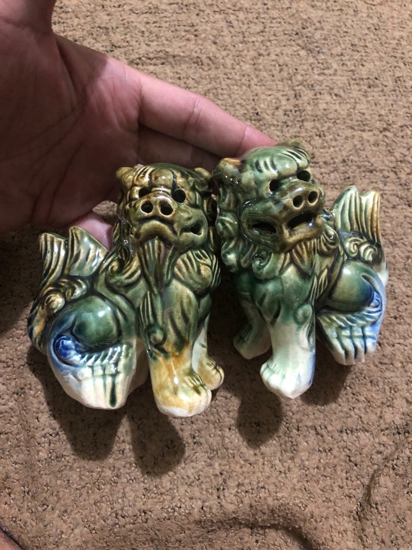 Pair of lucky fu-dog ceramic desk display, Hobbies & Toys, Memorabilia ...