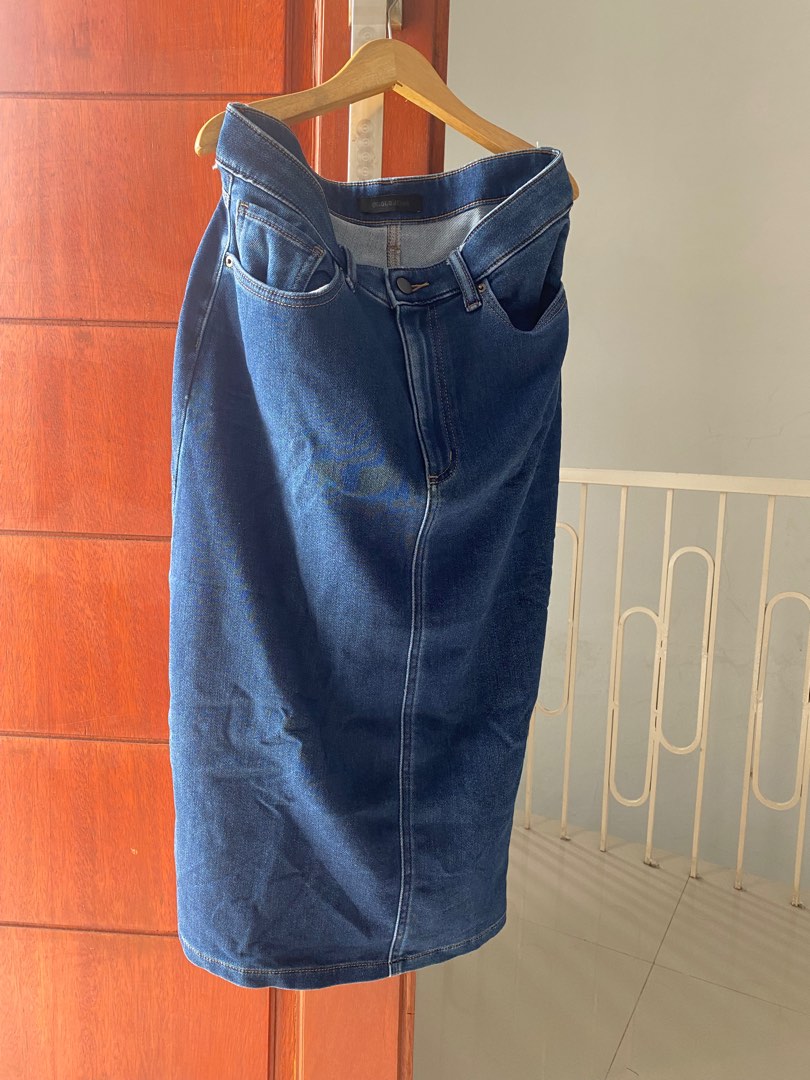 Rok Jeans Panjang Uniqlo, Fesyen Wanita, Pakaian Wanita, Gaun & Rok di ...