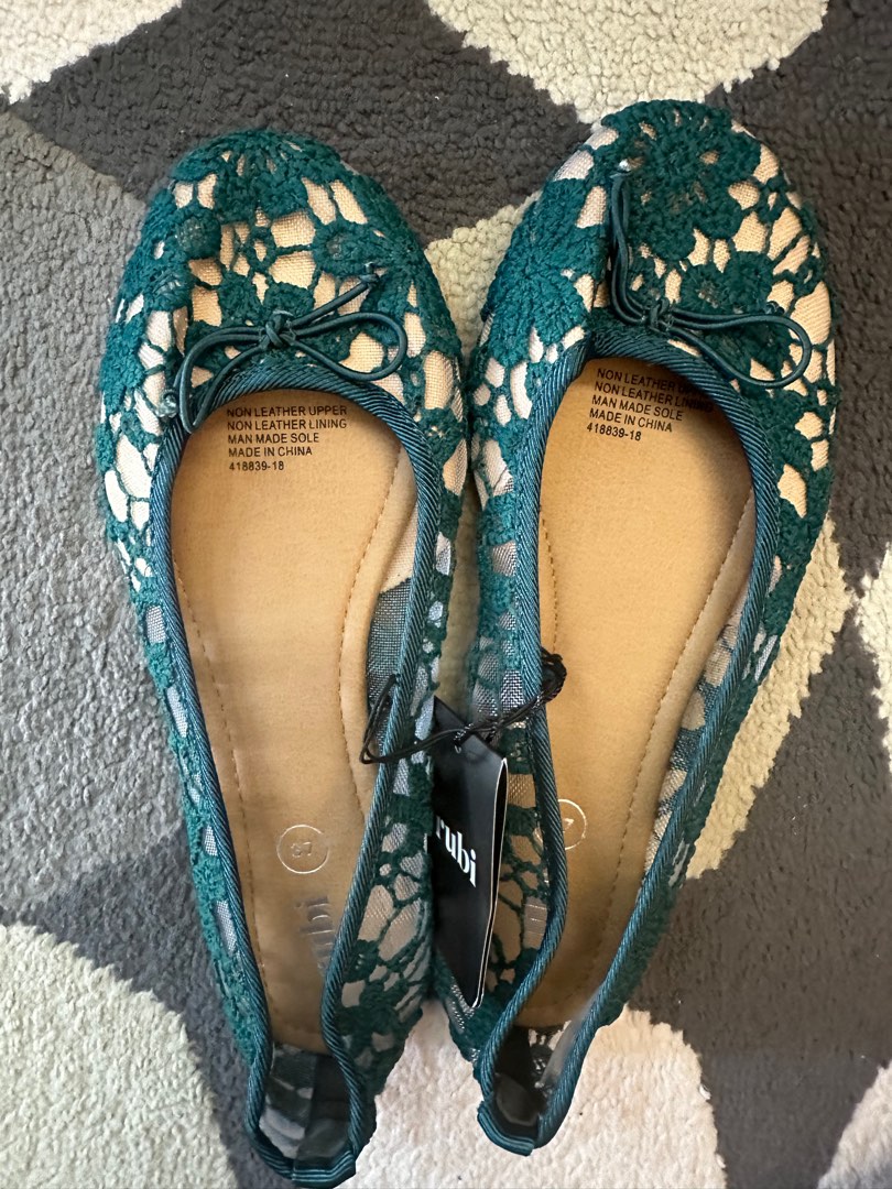 Rubi Green Lace Flats, Women's Fashion, Footwear, Flats on Carousell